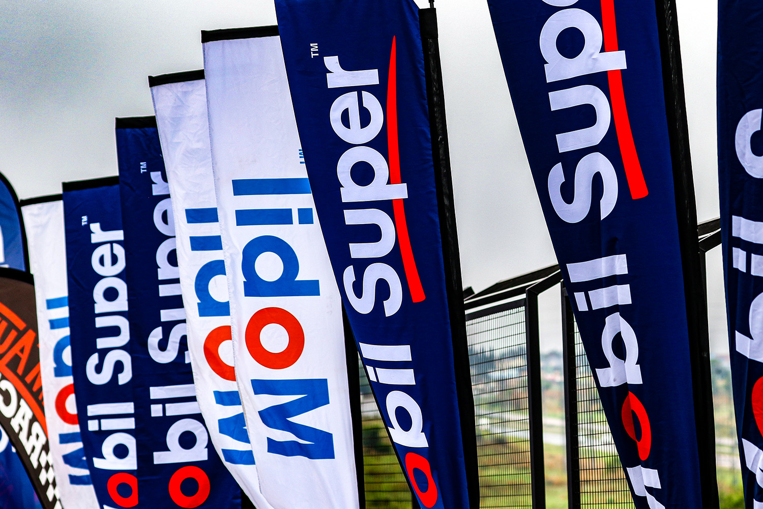 All to play for in Mobil 1 V8 Supercars title battle at Zwartkops ...